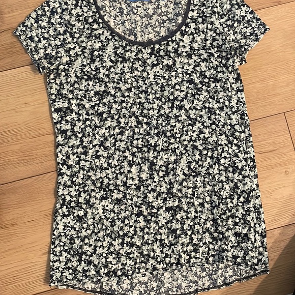 Simply Vera Vera Wang | Tops | Simply Vera Floral Shirt | Poshmark